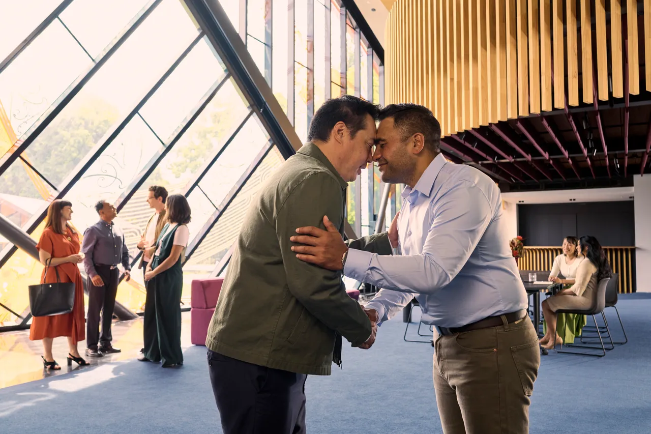 New Zealand Story Toolkit - NZStory_Marae Hongi_95463