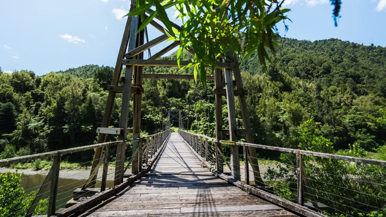 Tairāwhiti Gisborne Image Library - Tauranga Bridge - Waioeka Gorge