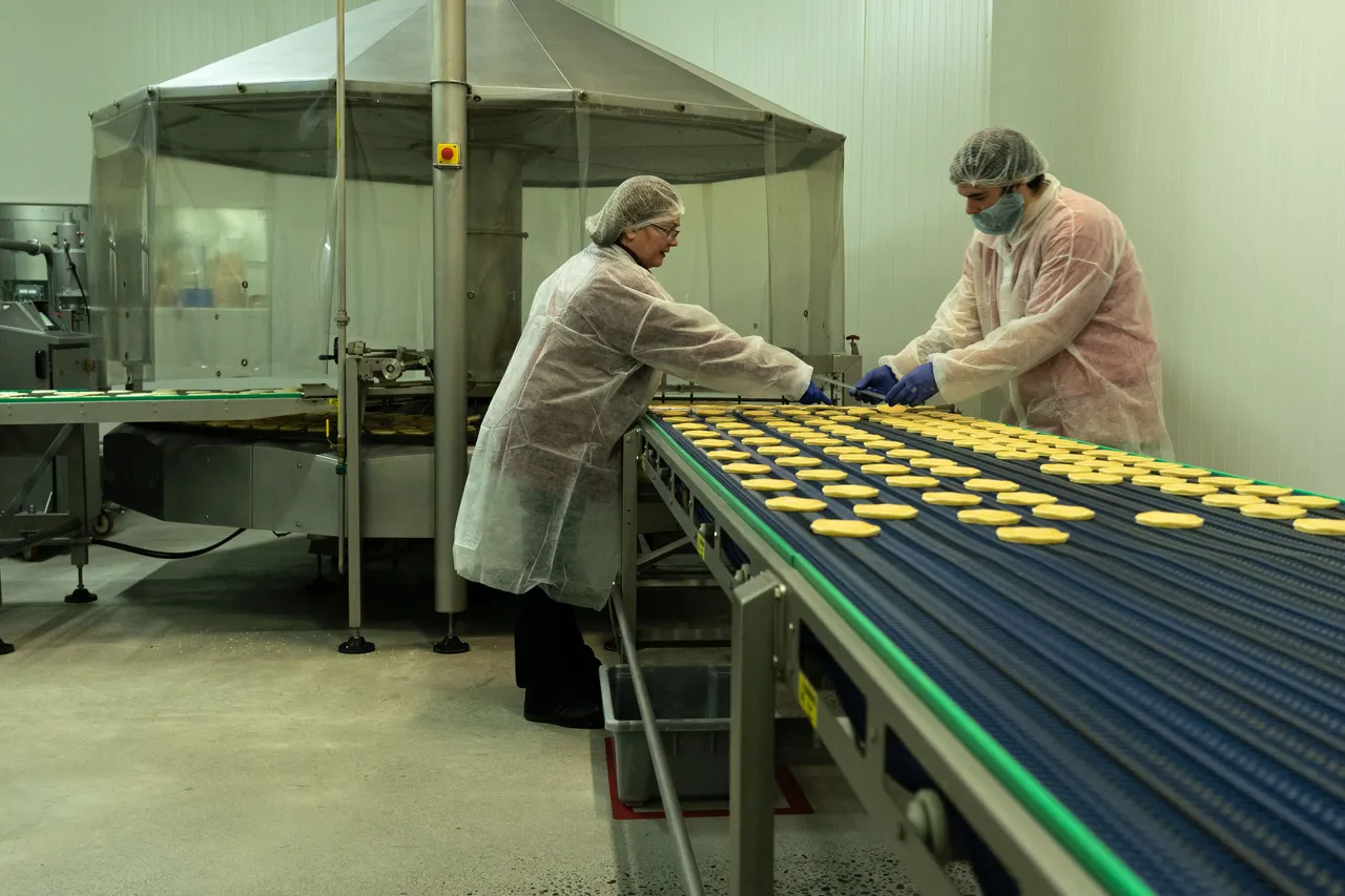 Taranaki Content Library - Production line workers, Marcels