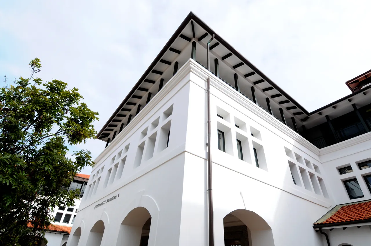 Massey University Brand Library - Albany Campus