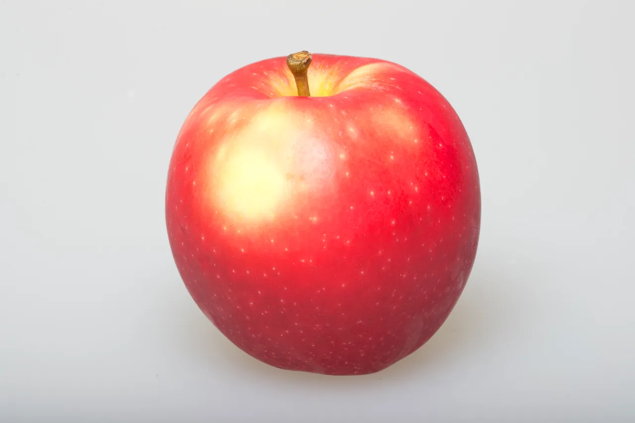 Freshco Brand Centre - Breeze_apple_clear_enhanced